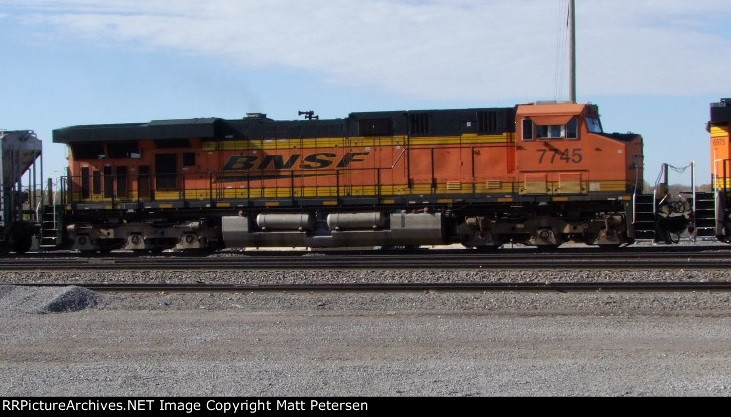 BNSF 7745